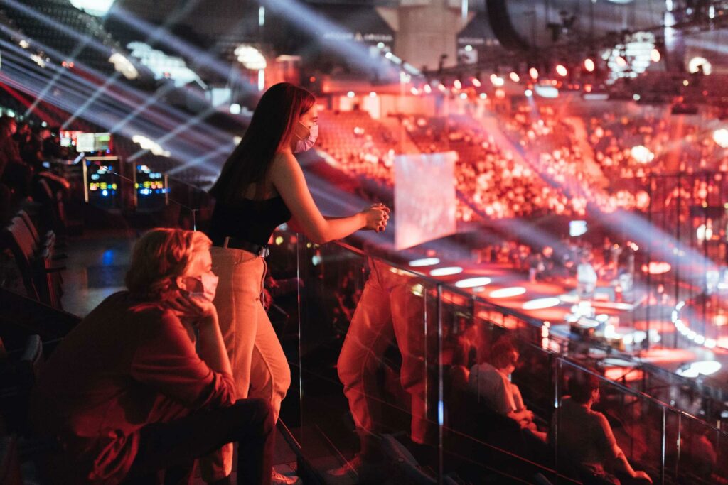 A Look Inside The First French Arena Show In Three Months - Pollstar News