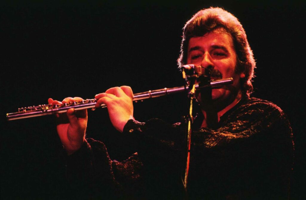 Moody Blues Co-Founder Ray Thomas Dies - Pollstar News