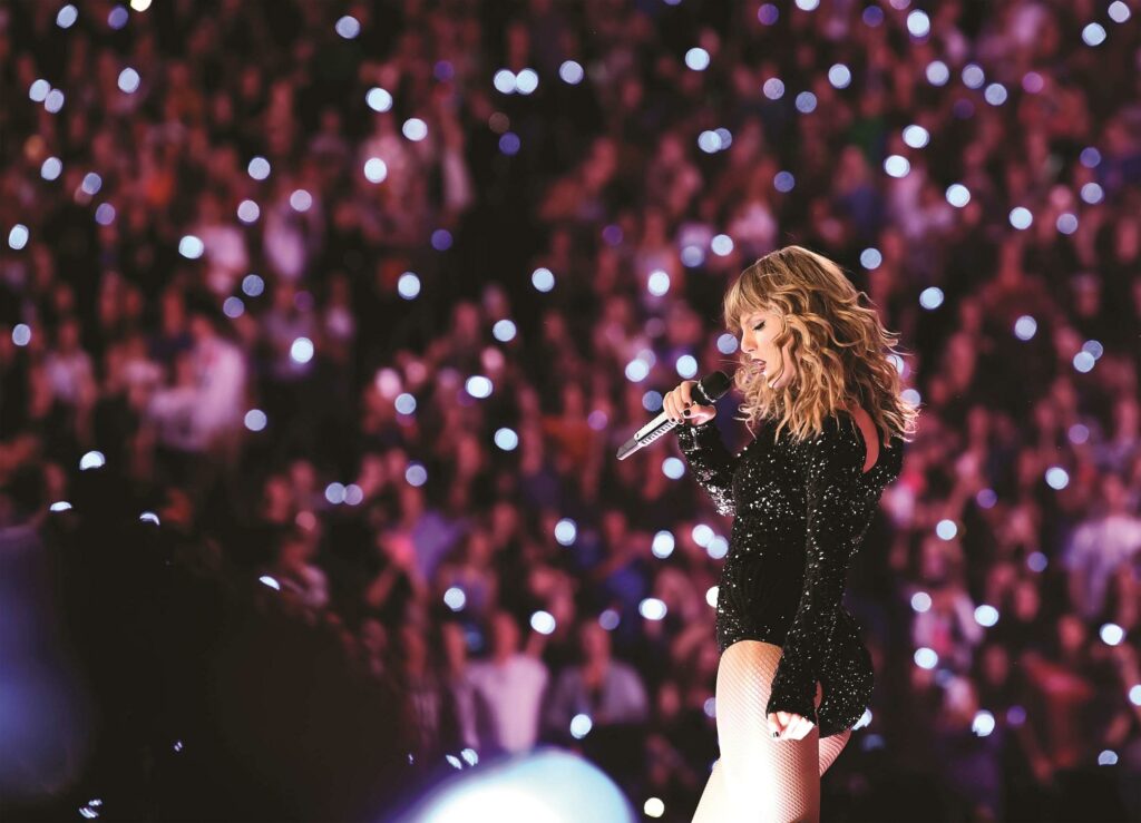Taylor Swift Bolts Big Machine Group For Multi-Year Deal With Universal ...