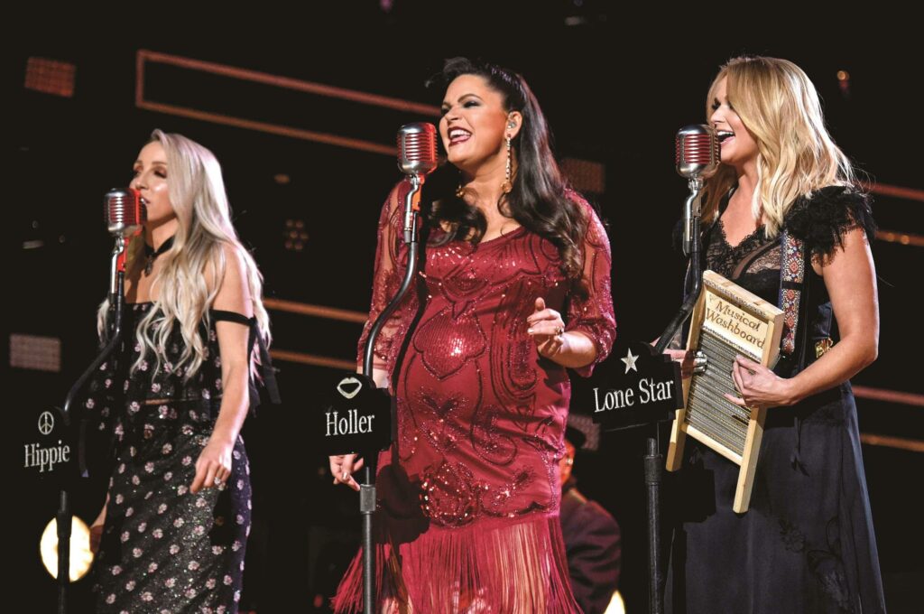 Miranda Lambert’s Roadside Bars & Pink Guitars Tour: ‘A Bunch Of Badass ...