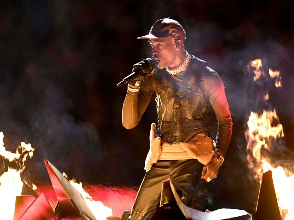 Travis Scott Fans Rush Doors After Rapper’s Show Postponed - Pollstar News