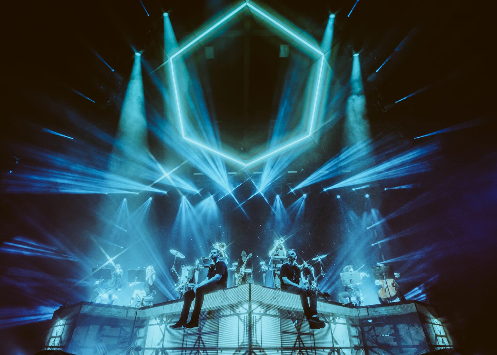 ODESZA Brings The Epic EDM & Makes Amphitheater History - Pollstar News