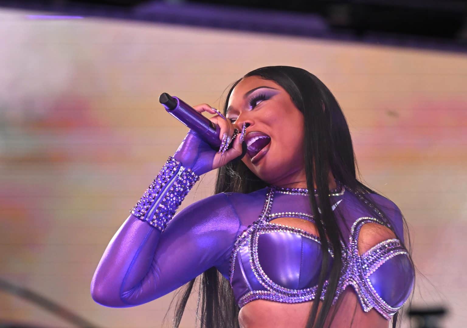 Megan Thee Stallion Unveils The 'Hot Girl Summer Tour' With GloRilla ...