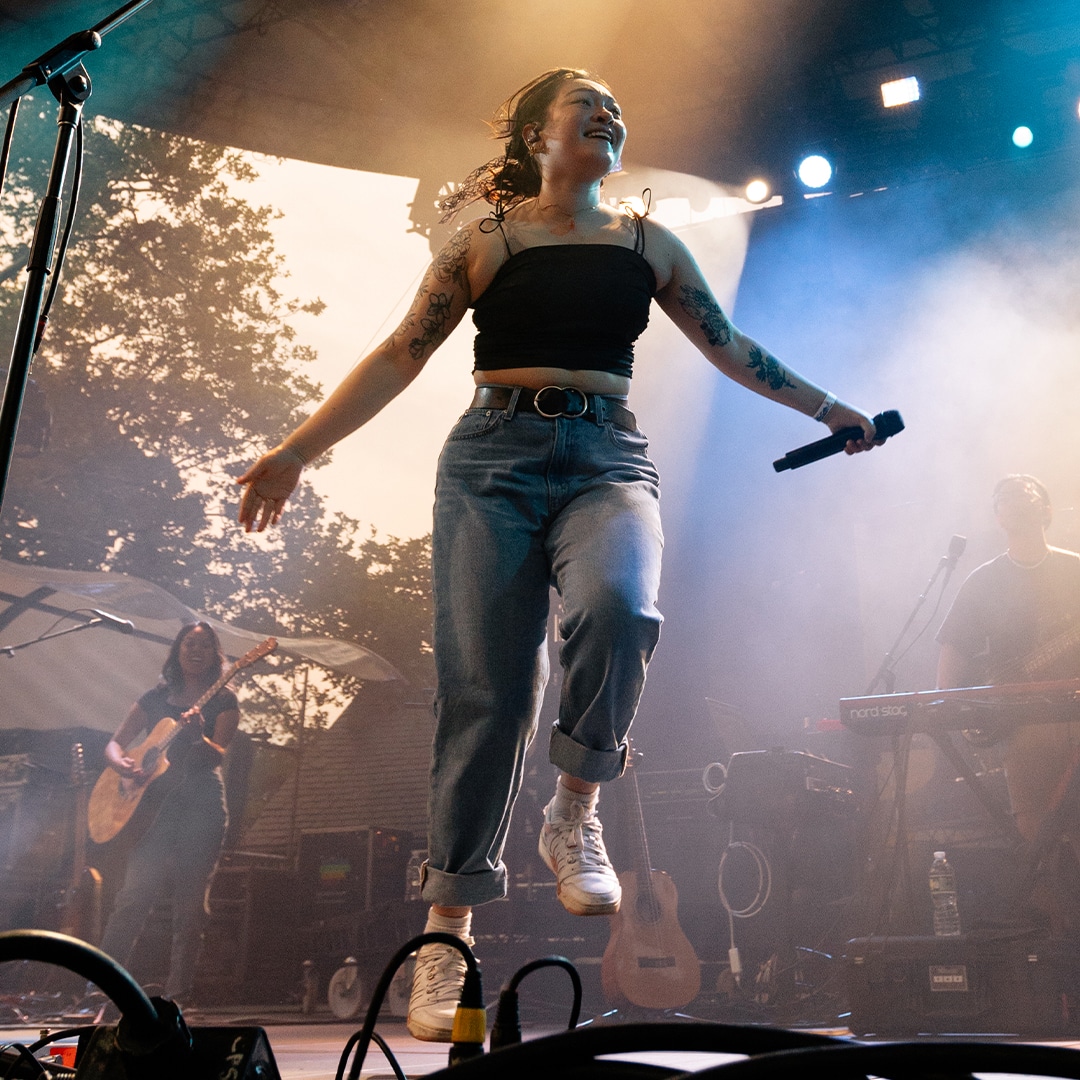 Mxmtoon: From Ukulele's & YouTube To Arenas - Pollstar News