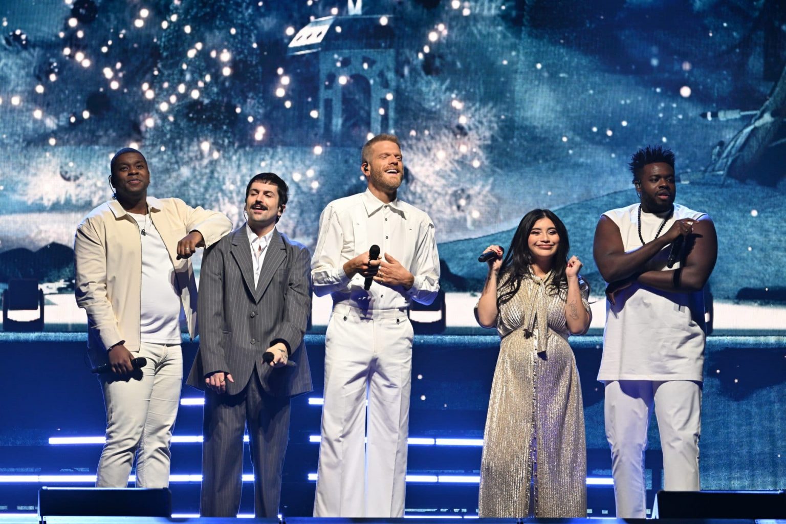 Chart Scene: Pentatonix Lands On The Charts With New Christmas Tour ...