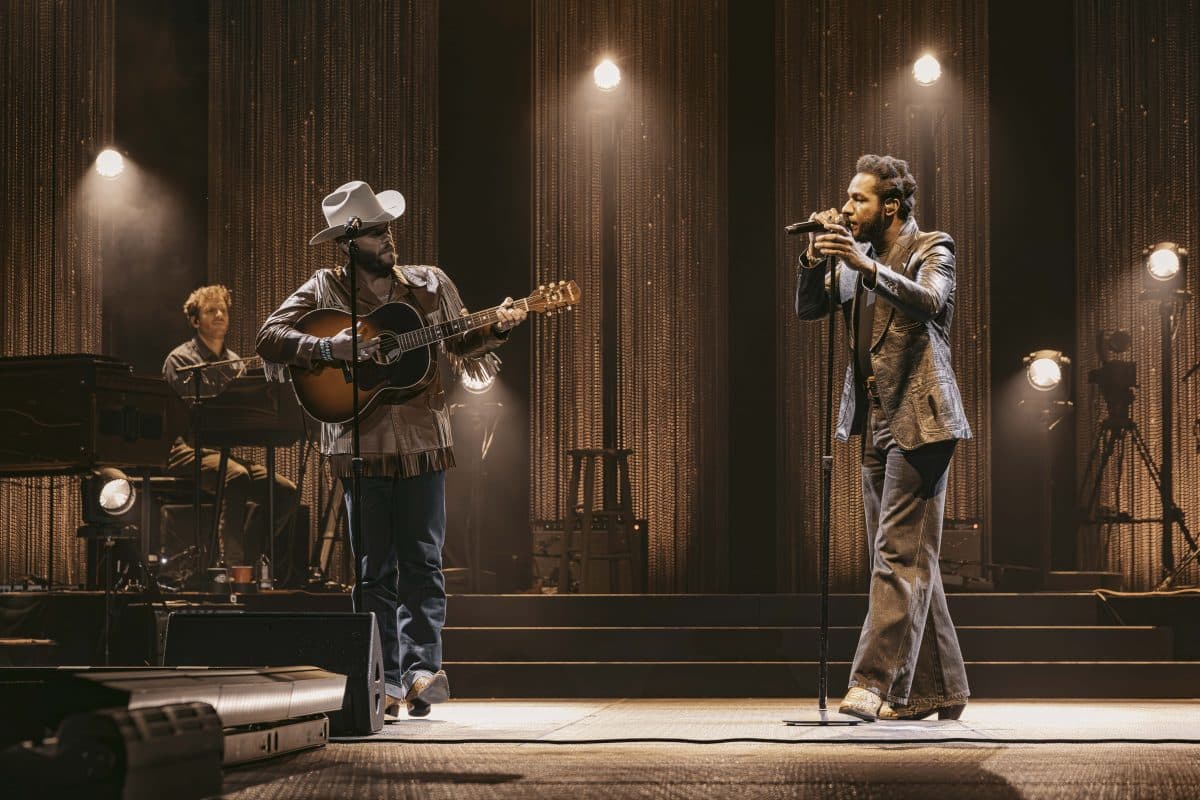 Lone Star Great: Leon Bridges Keeps His Cool (Cover Story) - Pollstar News