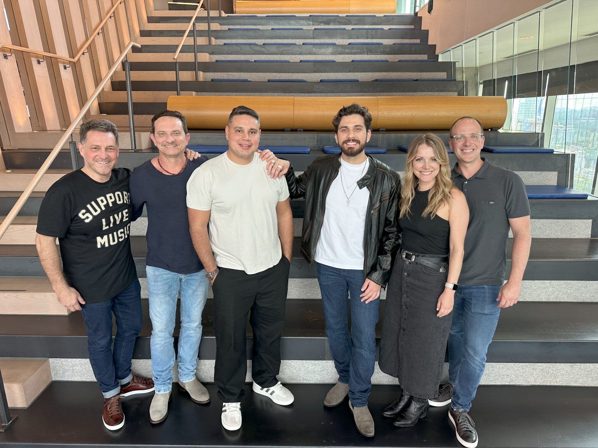 Brazilian Singer Gustavo Mioto Signs With WME - Pollstar News