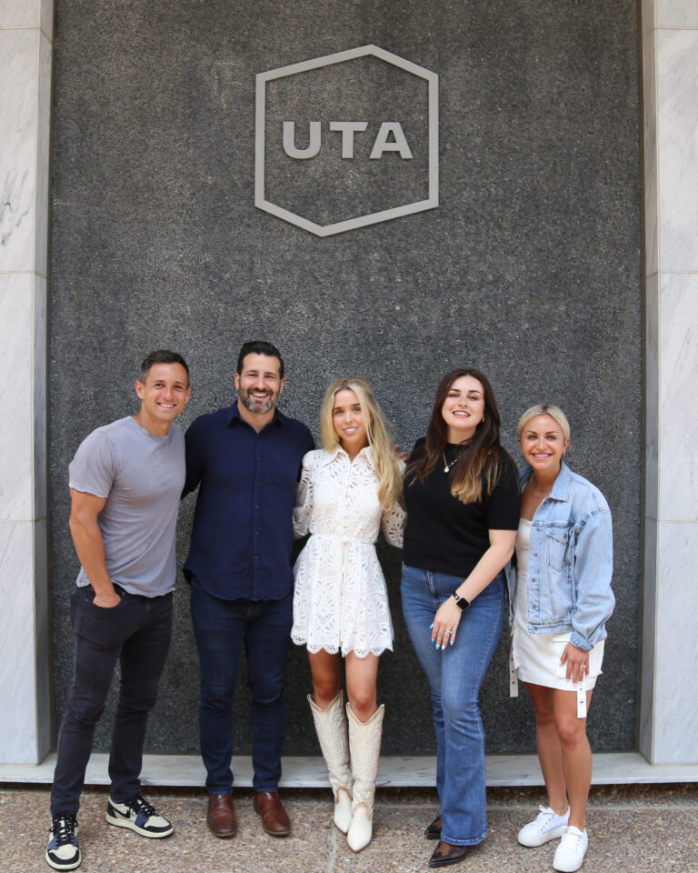 Jenna Davis Signs With UTA - Pollstar News