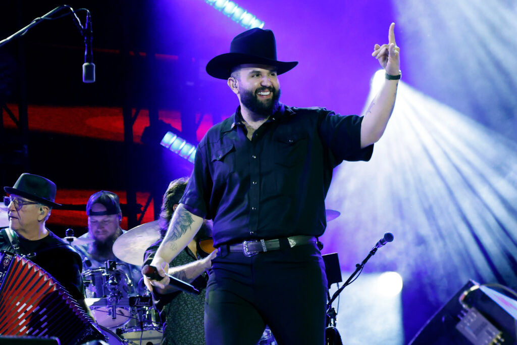 Carín León Announces Sphere Shows, First Latin Artist To Perform At ...