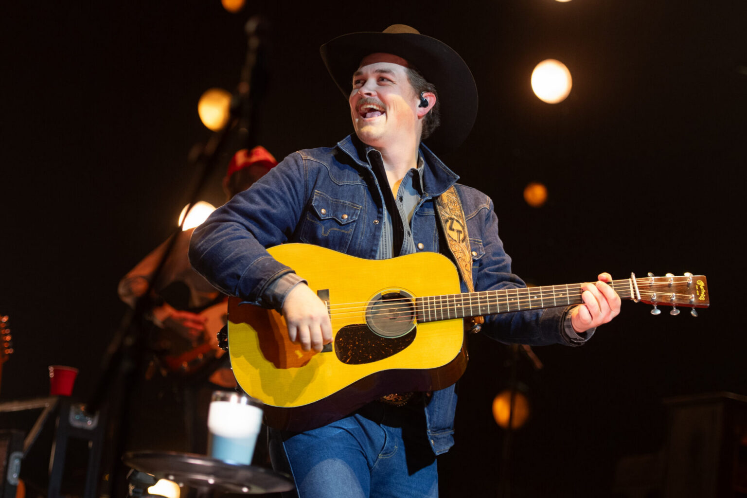 Zach Top Extends ‘Cold Beer & Country Music’ Tour - Pollstar News