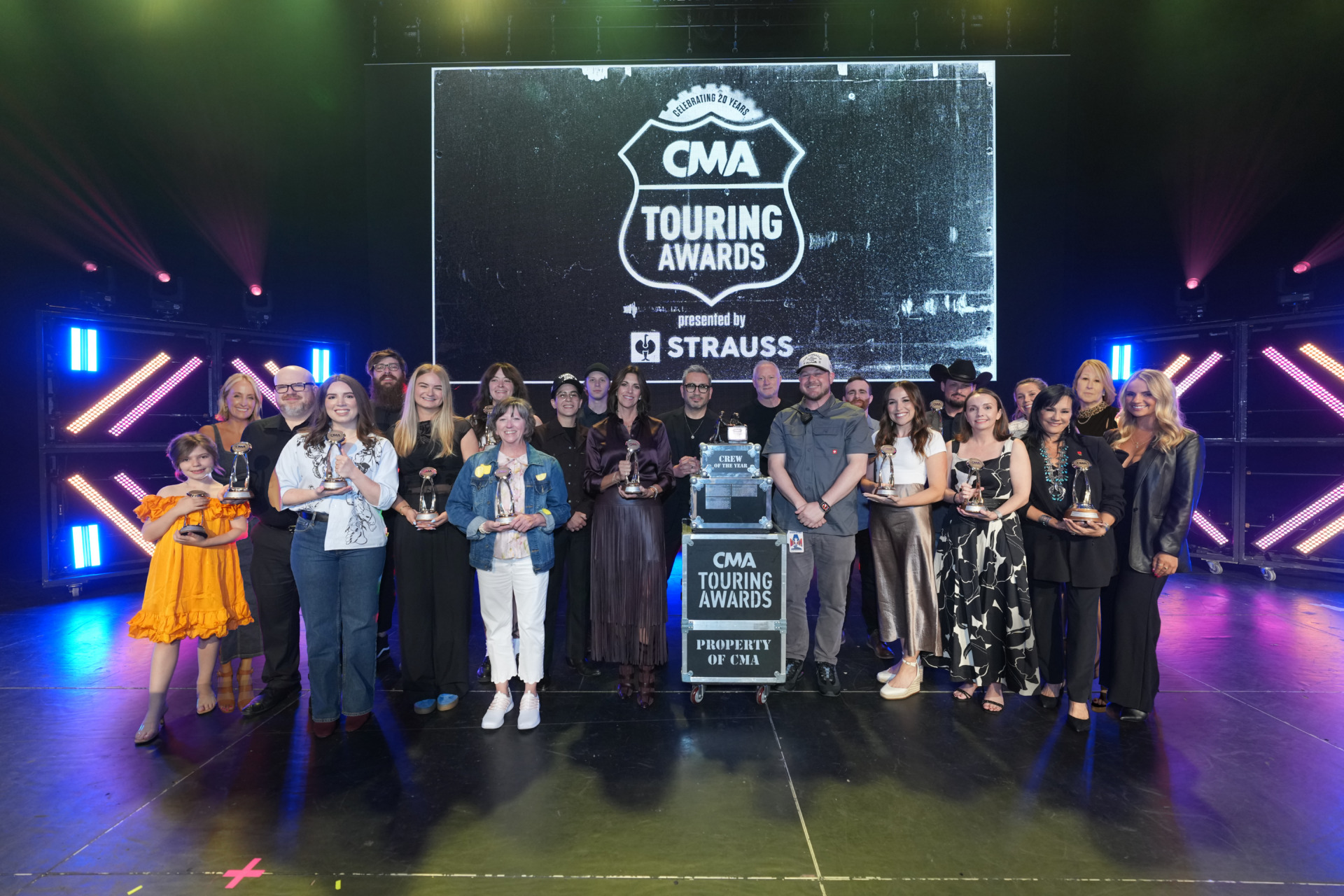 CMA Presents Country Touring Awards Including Honors For Keith Urban ...
