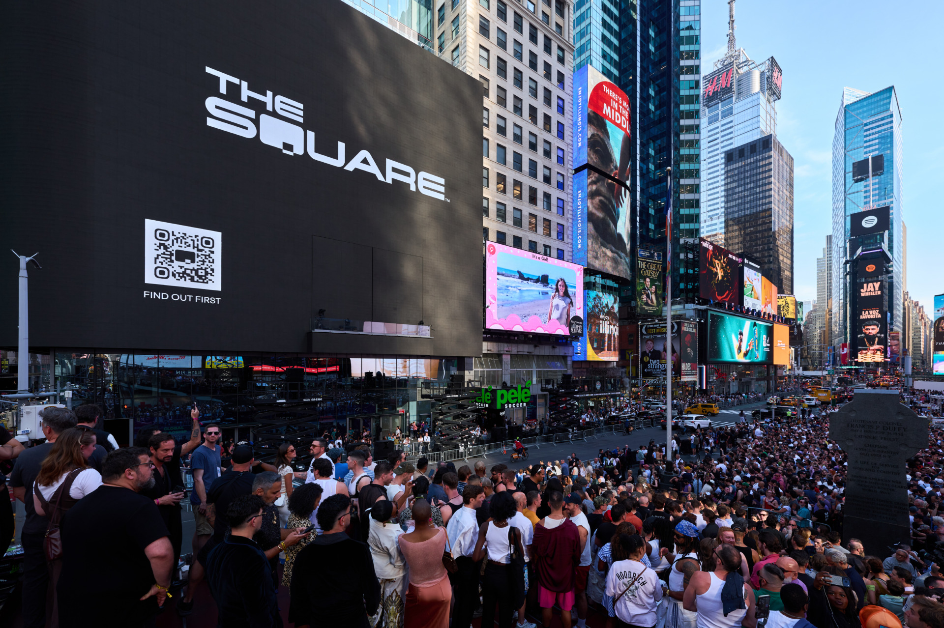 Madonna's Surprise Times Square Takeover Debuts New 'The Square ...